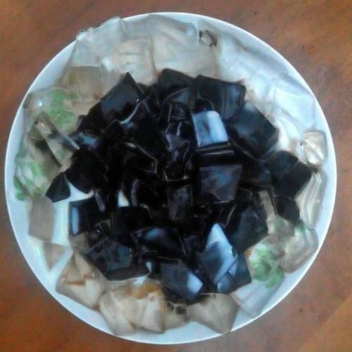 黑凉粉和白凉粉有什么区别_哪个更适合夏天-第3张图片-山城妙识