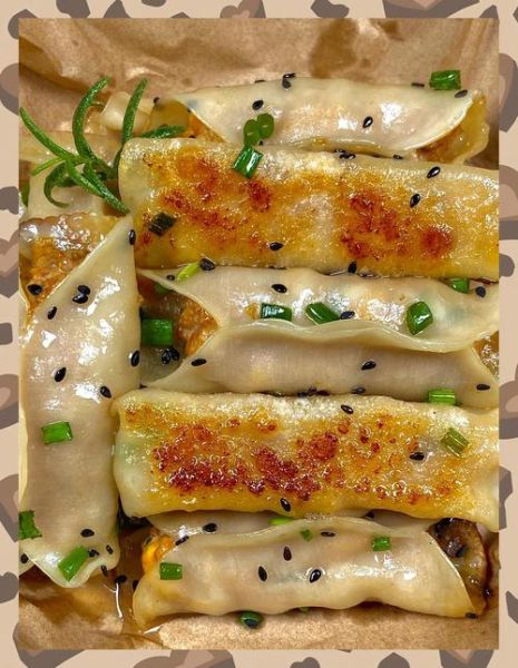 锅贴怎么做_锅贴视频教程-第1张图片-山城妙识