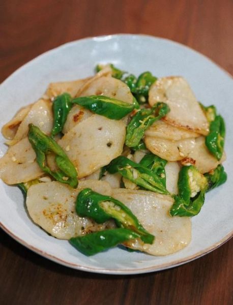 鱼饼炒什么好吃_鱼饼炒蔬菜做法-第1张图片-山城妙识