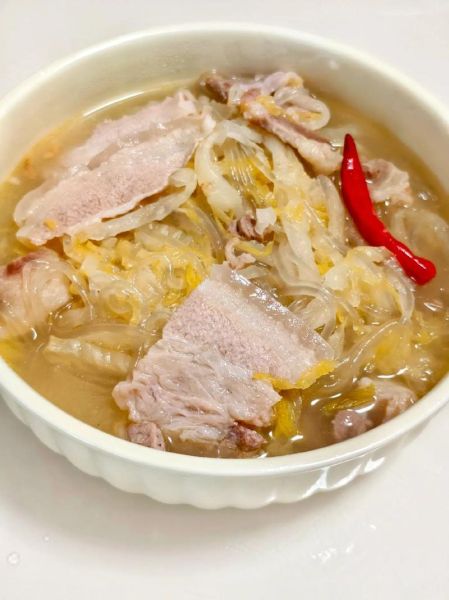 酸菜炖粉条怎么做_酸菜炖粉条怎么做好吃-第1张图片-山城妙识 酸菜炖粉条怎么做_酸菜炖粉条怎么做好吃-第1张图片-山城妙识
