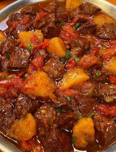 西红柿炖牛腩怎么做_西红柿炖牛腩需要焯水吗-第3张图片-山城妙识