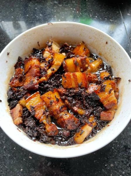 梅干菜炒肉怎么炒好吃窍门_梅干菜炒肉先炒肉还是先炒梅干菜-第2张图片-山城妙识 梅干菜炒肉怎么炒好吃窍门_梅干菜炒肉先炒肉还是先炒梅干菜-第2张图片-山城妙识