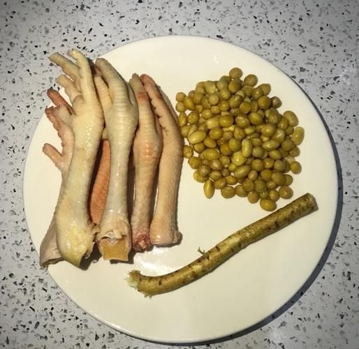 黄豆鸡脚汤的功效与作用_孕妇可以喝黄豆鸡脚汤吗-第1张图片-山城妙识