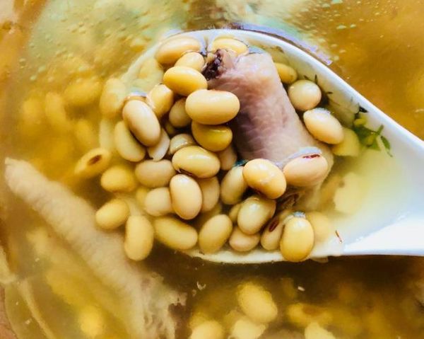 黄豆鸡脚汤的功效与作用_孕妇可以喝黄豆鸡脚汤吗-第3张图片-山城妙识