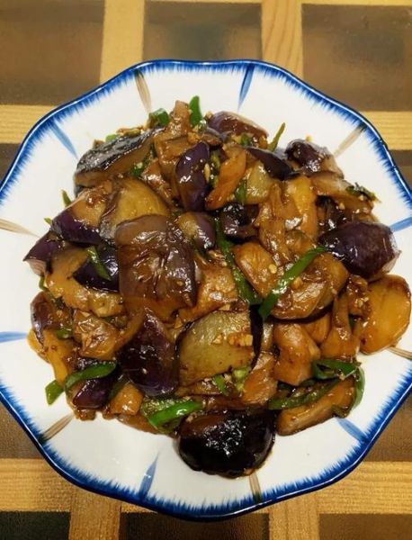 烧茄子不用油怎么做_无油烧茄子做法窍门-第1张图片-山城妙识 烧茄子不用油怎么做_无油烧茄子做法窍门-第1张图片-山城妙识