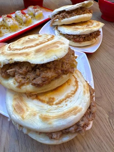 肉夹馍家庭简单做法_正宗白吉馍怎么做-第1张图片-山城妙识 肉夹馍家庭简单做法_正宗白吉馍怎么做-第1张图片-山城妙识