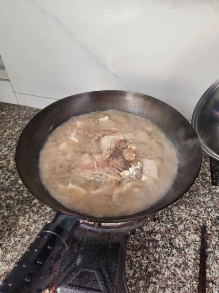 三文鱼鱼头怎么做_三文鱼鱼头汤的做法-第2张图片-山城妙识