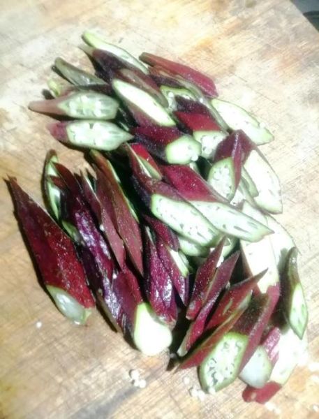 红秋葵能吃吗_红秋葵怎么吃才安全-第3张图片-山城妙识