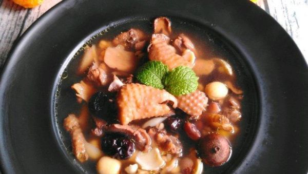 香菇木耳炖鸡汤的做法_如何炖出奶白浓汤-第2张图片-山城妙识 香菇木耳炖鸡汤的做法_如何炖出奶白浓汤-第2张图片-山城妙识