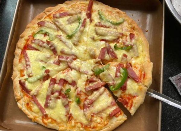 家用烤箱烤披萨怎么做_披萨饼底怎么烤才脆-第3张图片-山城妙识 家用烤箱烤披萨怎么做_披萨饼底怎么烤才脆-第3张图片-山城妙识