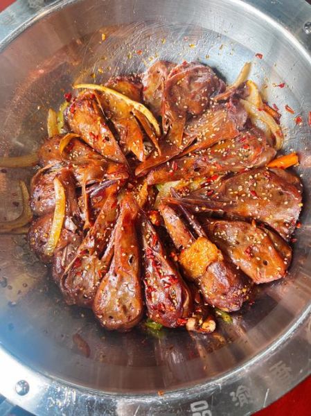 香辣干锅鸭头怎么做_干锅鸭头焯水还是直接炸-第1张图片-山城妙识 香辣干锅鸭头怎么做_干锅鸭头焯水还是直接炸-第1张图片-山城妙识