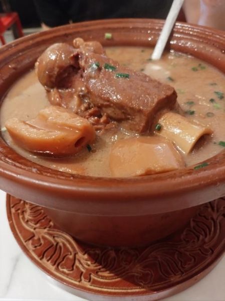 猪骨莲藕汤的做法_猪骨莲藕汤的功效与禁忌-第1张图片-山城妙识 猪骨莲藕汤的做法_猪骨莲藕汤的功效与禁忌-第1张图片-山城妙识