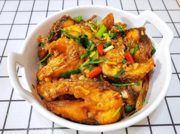 草鱼先炸后炖怎么做_草鱼先炸后炖好吃吗-第2张图片-山城妙识 草鱼先炸后炖怎么做_草鱼先炸后炖好吃吗-第2张图片-山城妙识