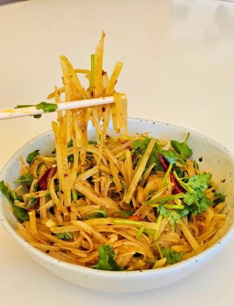 炝拌土豆丝怎么做好吃_土豆丝焯水几分钟-第3张图片-山城妙识 炝拌土豆丝怎么做好吃_土豆丝焯水几分钟-第3张图片-山城妙识