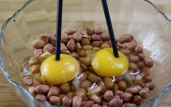 鸡蛋面粉花生米怎么做_鸡蛋面粉花生米好吃吗-第1张图片-山城妙识