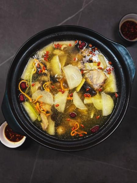 五指毛桃炖鸡汤的做法_五指毛桃炖鸡汤的功效-第2张图片-山城妙识 五指毛桃炖鸡汤的做法_五指毛桃炖鸡汤的功效-第2张图片-山城妙识