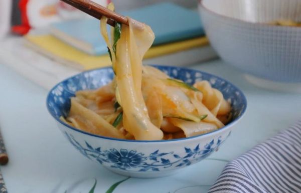 面皮的做法和调料配方_凉皮怎么调才好吃-第2张图片-山城妙识 面皮的做法和调料配方_凉皮怎么调才好吃-第2张图片-山城妙识