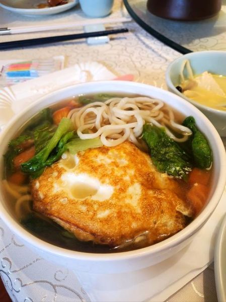 生日荷包蛋长寿面怎么做_长寿面荷包蛋先煮哪个-第1张图片-山城妙识 生日荷包蛋长寿面怎么做_长寿面荷包蛋先煮哪个-第1张图片-山城妙识