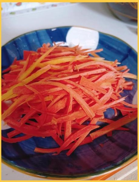 清炒胡萝卜丝怎么做_清炒胡萝卜丝用焯水吗-第3张图片-山城妙识