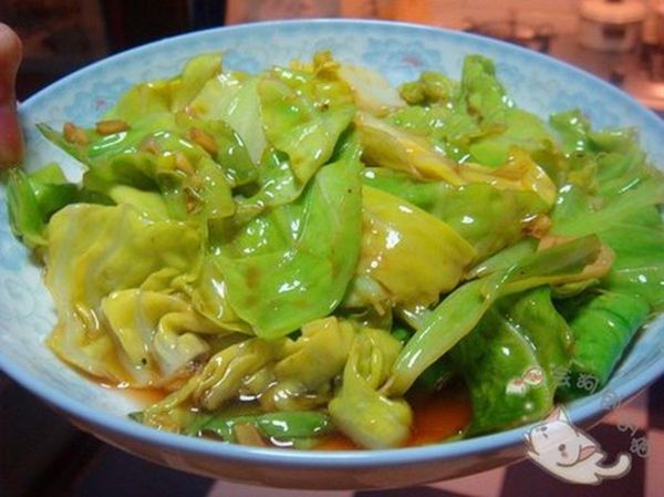 辣炒卷心菜怎么做_辣炒卷心菜用不用焯水-第2张图片-山城妙识 辣炒卷心菜怎么做_辣炒卷心菜用不用焯水-第2张图片-山城妙识
