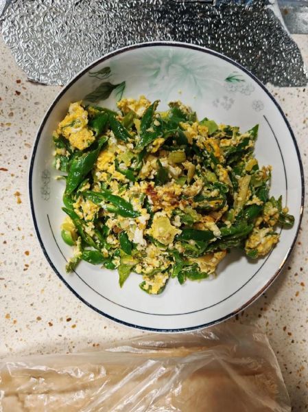 菜椒炒鸡蛋怎么做_菜椒炒鸡蛋的家常做法-第3张图片-山城妙识