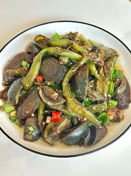 青椒皮蛋怎么做_重庆家常做法-第2张图片-山城妙识 青椒皮蛋怎么做_重庆家常做法-第2张图片-山城妙识