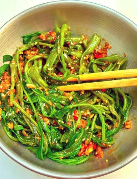 通心菜怎么炒_通心菜炒几分钟才脆绿-第1张图片-山城妙识