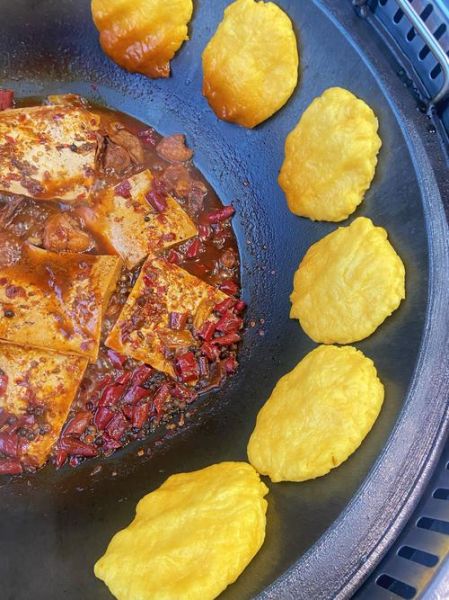 锅贴饼怎么做又软又好吃_锅贴饼面怎么和才松软-第1张图片-山城妙识