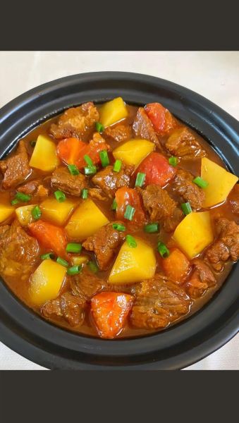 牛肉炖土豆怎么做好吃_牛肉炖土豆视频教程-第3张图片-山城妙识