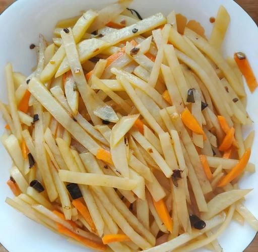 炒土豆丝怎么炒才脆_家常做法简单又好吃-第3张图片-山城妙识