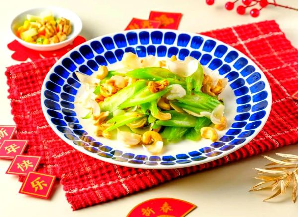 西芹腰果炒百合怎么做_西芹腰果炒百合的营养价值-第2张图片-山城妙识 西芹腰果炒百合怎么做_西芹腰果炒百合的营养价值-第2张图片-山城妙识