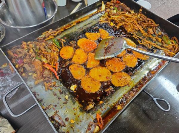 铁板烧怎么做_铁板烧需要哪些材料-第1张图片-山城妙识 铁板烧怎么做_铁板烧需要哪些材料-第1张图片-山城妙识