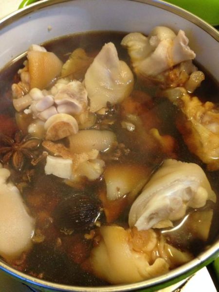 茶树菇沙茶酱猪蹄怎么做_茶树菇沙茶酱猪蹄好吃吗-第1张图片-山城妙识 茶树菇沙茶酱猪蹄怎么做_茶树菇沙茶酱猪蹄好吃吗-第1张图片-山城妙识