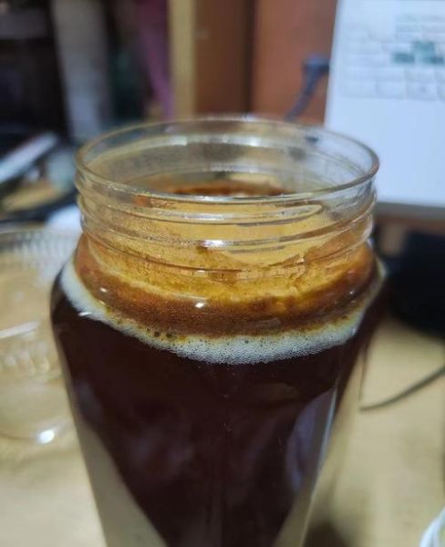 蜂蜜变质是什么样子_如何判断蜂蜜是否坏掉-第1张图片-山城妙识
