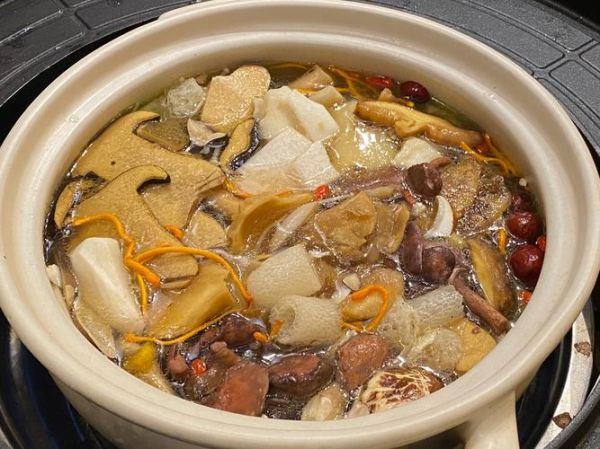 鸡汤火锅放什么配菜好吃_鸡汤火锅配菜推荐-第3张图片-山城妙识 鸡汤火锅放什么配菜好吃_鸡汤火锅配菜推荐-第3张图片-山城妙识