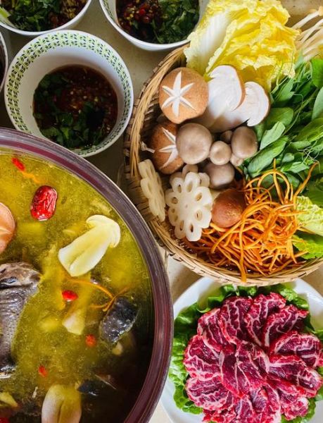 鸡汤火锅放什么配菜好吃_鸡汤火锅配菜推荐-第1张图片-山城妙识 鸡汤火锅放什么配菜好吃_鸡汤火锅配菜推荐-第1张图片-山城妙识