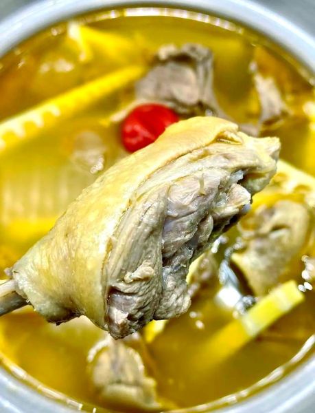 笋干老鸭煲怎么做_笋干老鸭煲要焯水吗-第3张图片-山城妙识 笋干老鸭煲怎么做_笋干老鸭煲要焯水吗-第3张图片-山城妙识