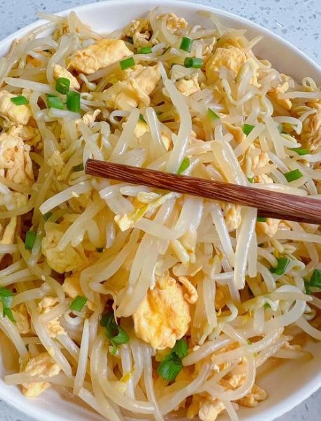 豆芽炒鸡蛋怎么做_豆芽炒鸡蛋热量高吗-第1张图片-山城妙识 豆芽炒鸡蛋怎么做_豆芽炒鸡蛋热量高吗-第1张图片-山城妙识