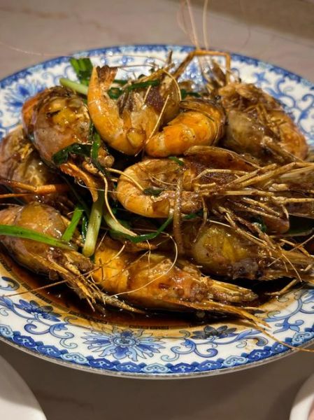 老头儿油爆虾老板是谁_老头儿油爆虾创始人故事-第1张图片-山城妙识 老头儿油爆虾老板是谁_老头儿油爆虾创始人故事-第1张图片-山城妙识