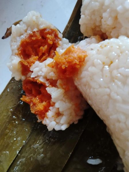 鸭蛋黄粽子怎么做_鸭蛋黄粽子做法大全-第1张图片-山城妙识