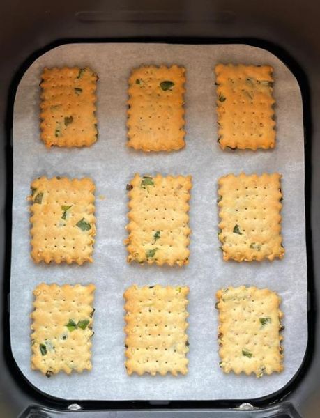 香葱苏打饼干的做法_香葱苏打饼干热量高吗-第1张图片-山城妙识 香葱苏打饼干的做法_香葱苏打饼干热量高吗-第1张图片-山城妙识