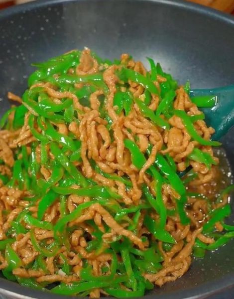 青椒肉丝怎么炒才嫩_家常青椒肉丝做法-第2张图片-山城妙识 青椒肉丝怎么炒才嫩_家常青椒肉丝做法-第2张图片-山城妙识