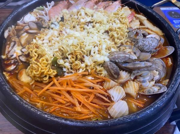 年糕火锅热量高吗_年糕火锅减肥能吃吗-第2张图片-山城妙识