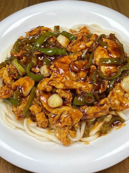 豆瓣酱炒鸡蛋拌面怎么做_豆瓣酱炒鸡蛋拌面热量高吗-第3张图片-山城妙识