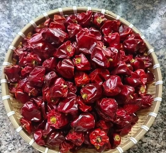 二荆条和灯笼椒哪个香_辣椒香味对比-第2张图片-山城妙识 二荆条和灯笼椒哪个香_辣椒香味对比-第2张图片-山城妙识