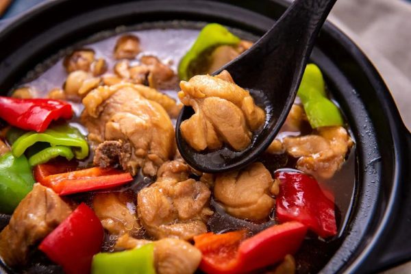 黄焖鸡米饭多少钱一份_黄焖鸡米饭价格为什么差异大-第3张图片-山城妙识