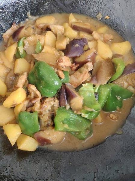 茄子炖土豆五花肉怎么做_茄子炖土豆五花肉家常做法-第1张图片-山城妙识 茄子炖土豆五花肉怎么做_茄子炖土豆五花肉家常做法-第1张图片-山城妙识