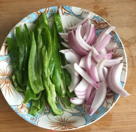 意大利面简易做法_需要哪些调料-第2张图片-山城妙识 意大利面简易做法_需要哪些调料-第2张图片-山城妙识