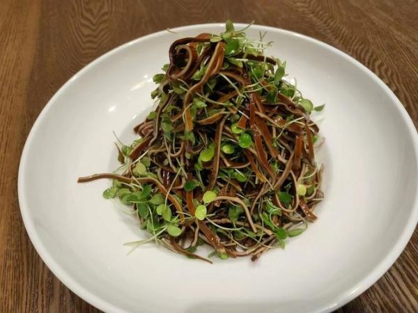 香椿苗拌豆腐怎么做_香椿苗拌豆腐营养价值-第1张图片-山城妙识 香椿苗拌豆腐怎么做_香椿苗拌豆腐营养价值-第1张图片-山城妙识