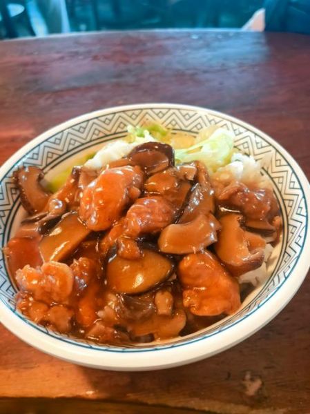 香菇滑鸡煲仔饭热量_减肥能吃吗-第3张图片-山城妙识 香菇滑鸡煲仔饭热量_减肥能吃吗-第3张图片-山城妙识